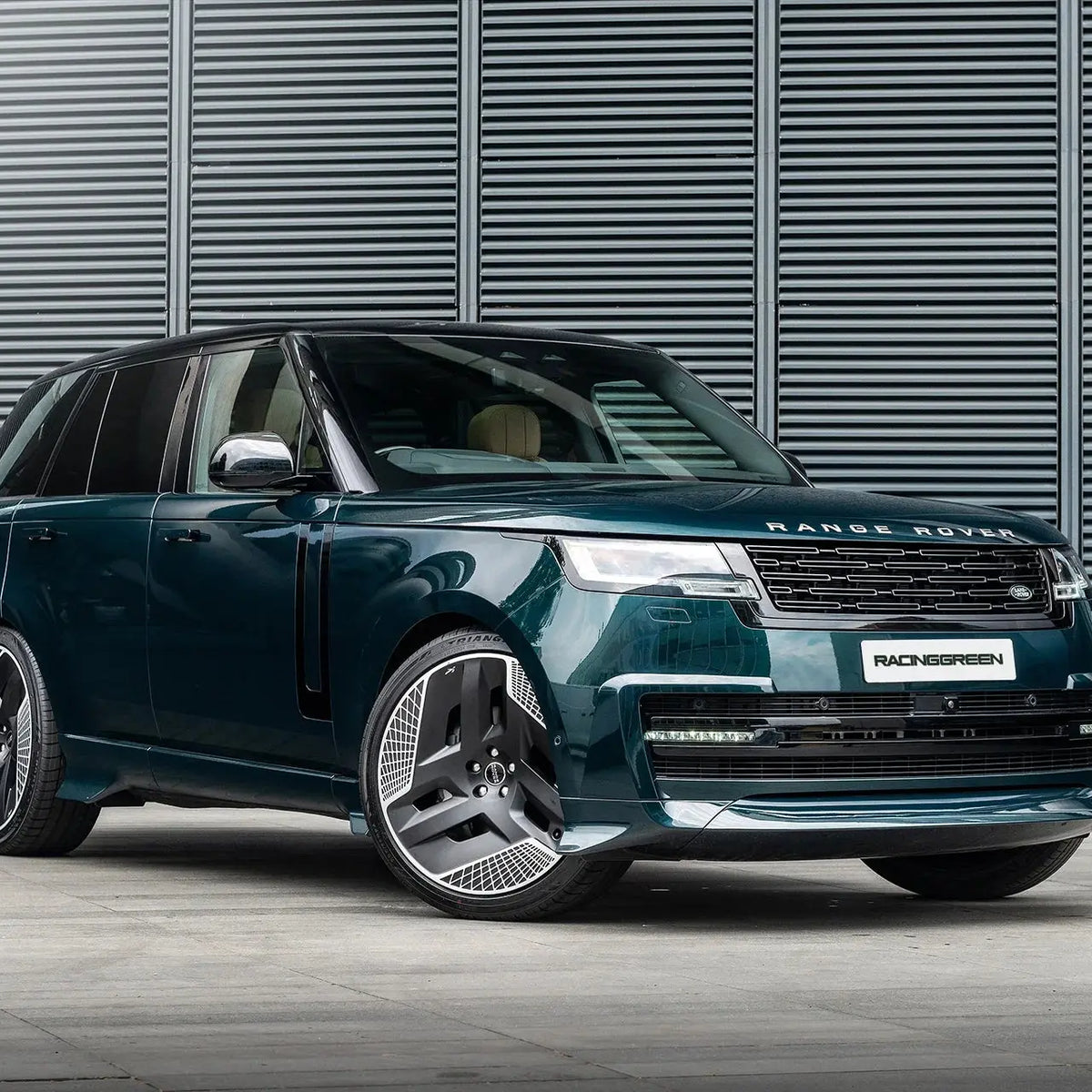 Reviving the Legacy: The 2023 Kahn Range Rover Racing – Paisley Autocare